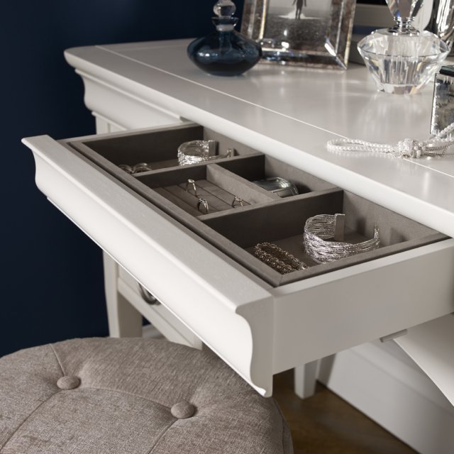 Chantilly dressing table store